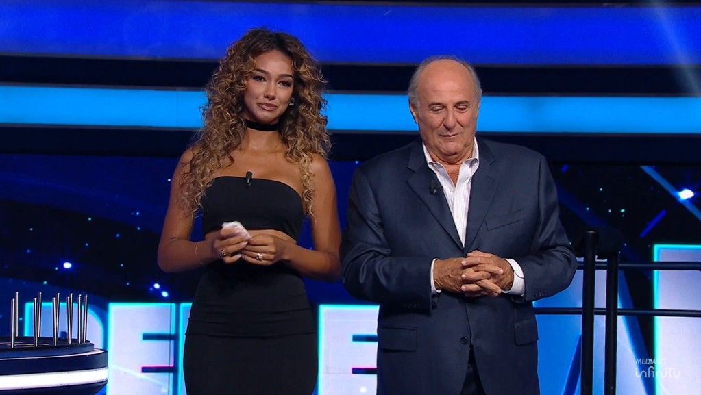 La Ruota della Fortuna: Gerry Scotti e Samira Lui in lacrime | Mediaset ...