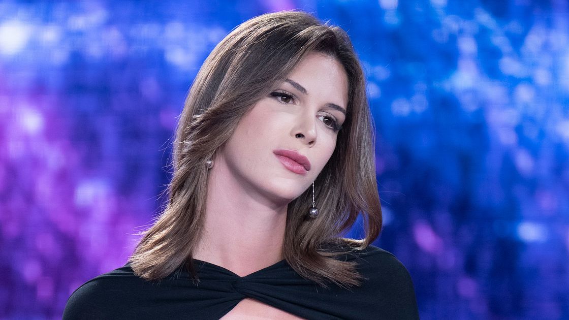 Carly Tommasini e l'amore: "È un tasto dolente" | Mediaset Infinity