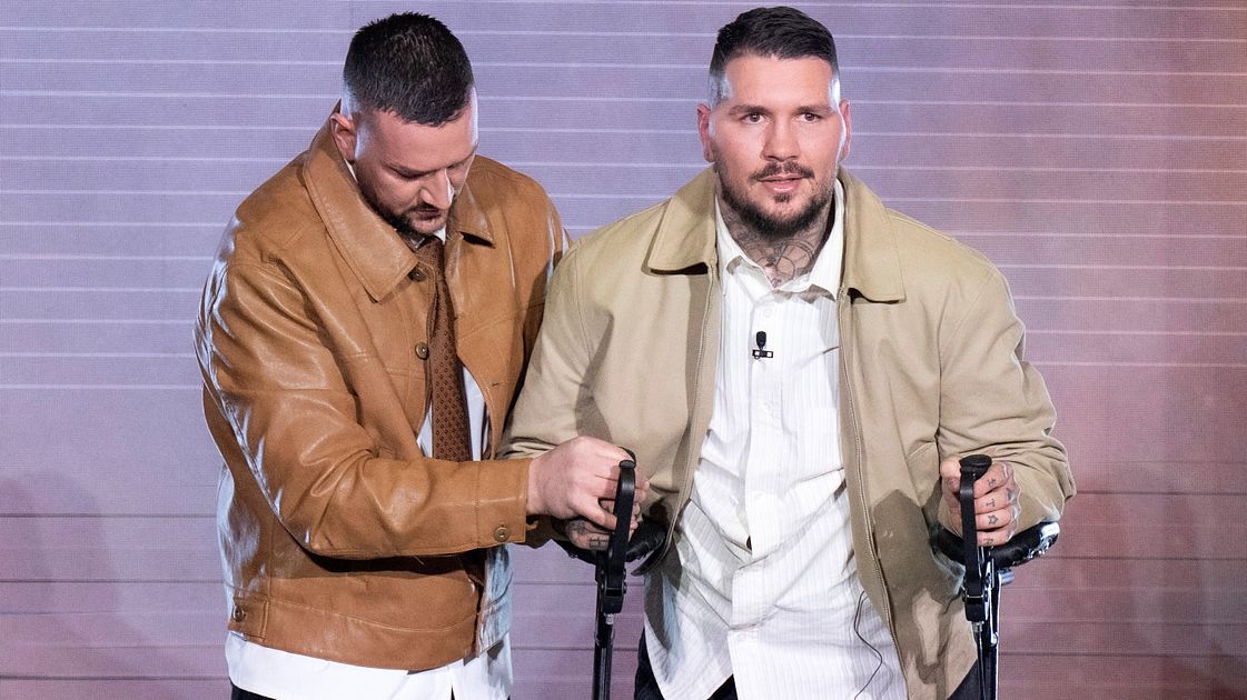 Daniele Scardina, l'emozionante ingresso a Verissimo sulle sue gambe ...