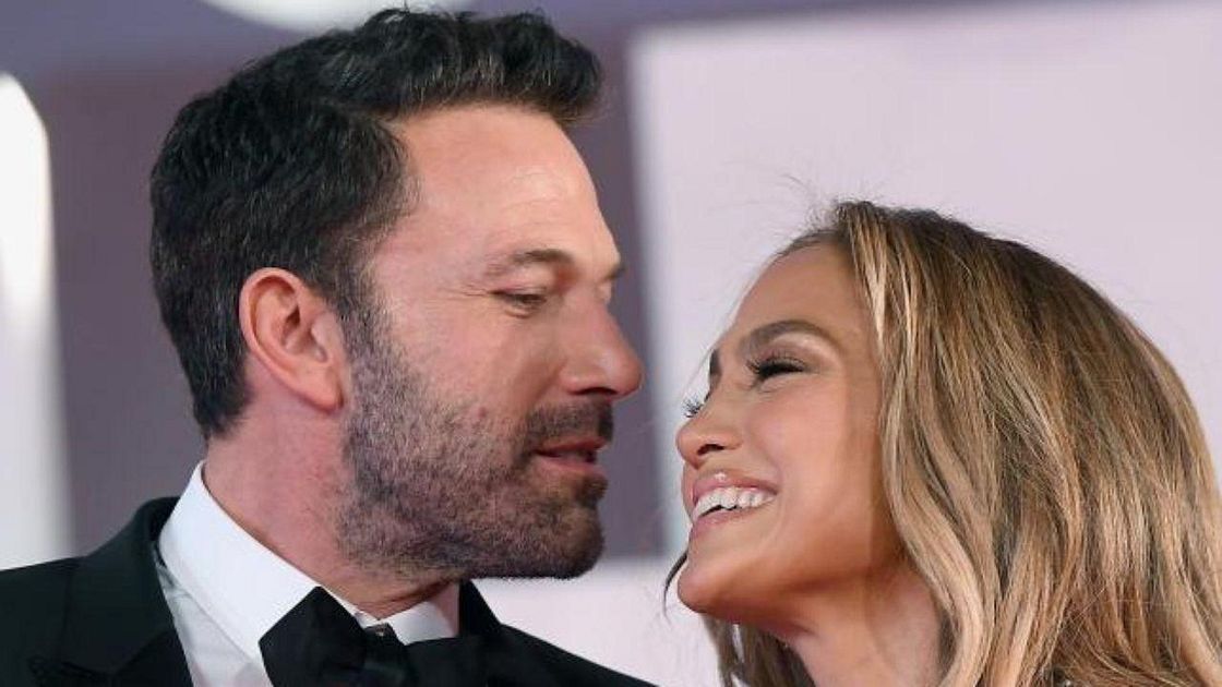 Jennifer Lopez, la dedica a Ben Affleck: "Il nostro eroe" | Mediaset Infinity