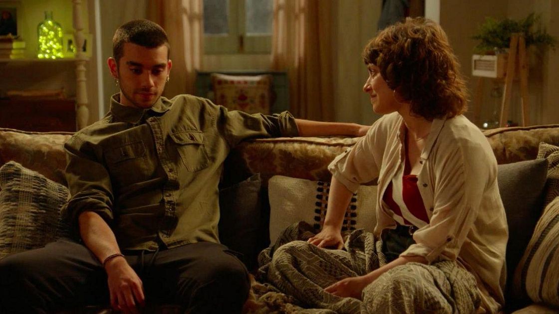 Un altro domani oggi, guarda in streaming la puntata del 28 aprile ...