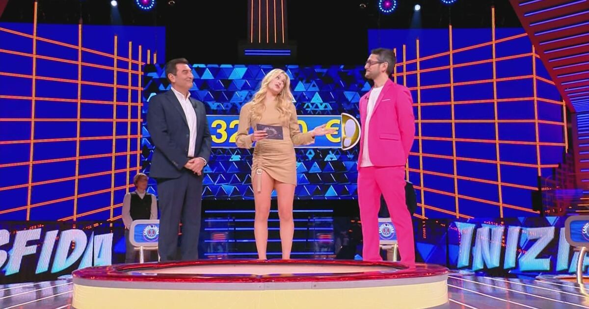 Caduta libera: Lunedì 8 dicembre Video | Mediaset Infinity