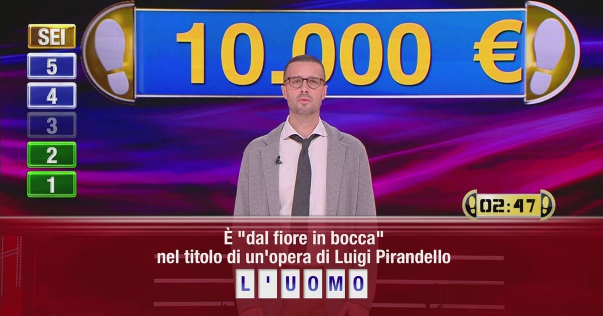 Caduta libera: Il nuovo campione Tommaso gioca a "Sei vincente" Video ...