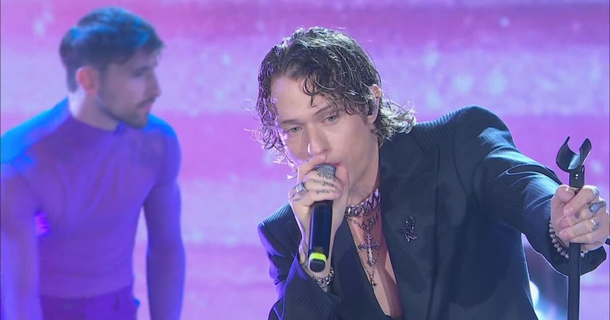 This is me: Irama canta ''Tu no'' Video | Mediaset Infinity
