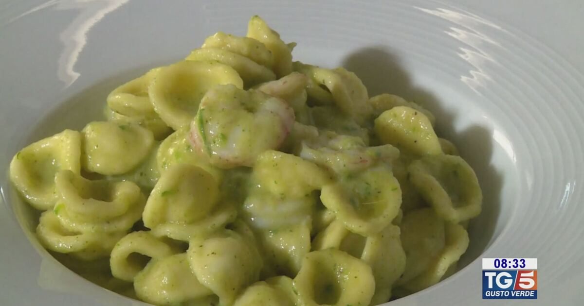 TG5: Gusto Verde: orecchiette con gamberetti e zucchine Video ...
