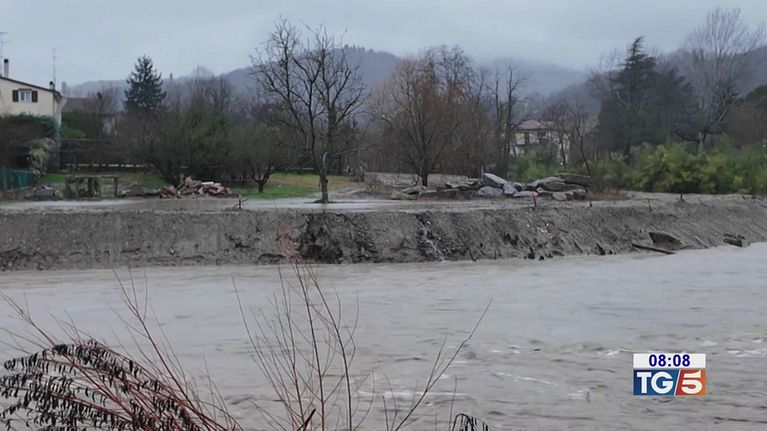 TG5: Maltempo, cala allerta in Emilia Romagna Video | Mediaset Infinity