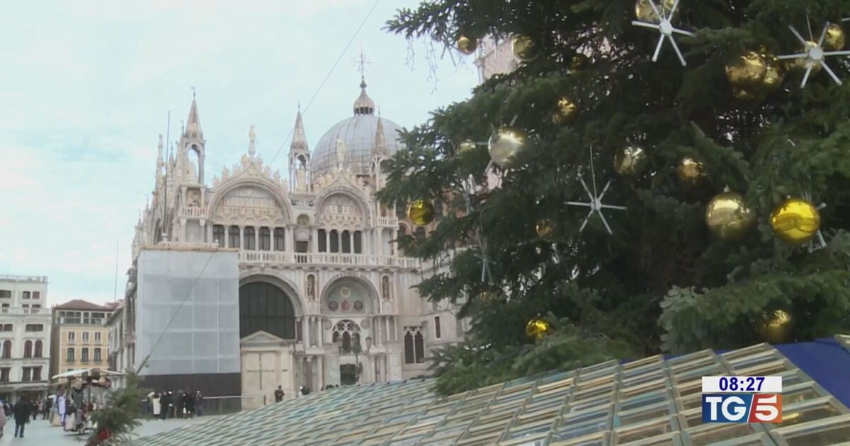 TG5: Turismo di Capodanno nell'incantevole Italia Video | Mediaset Infinity