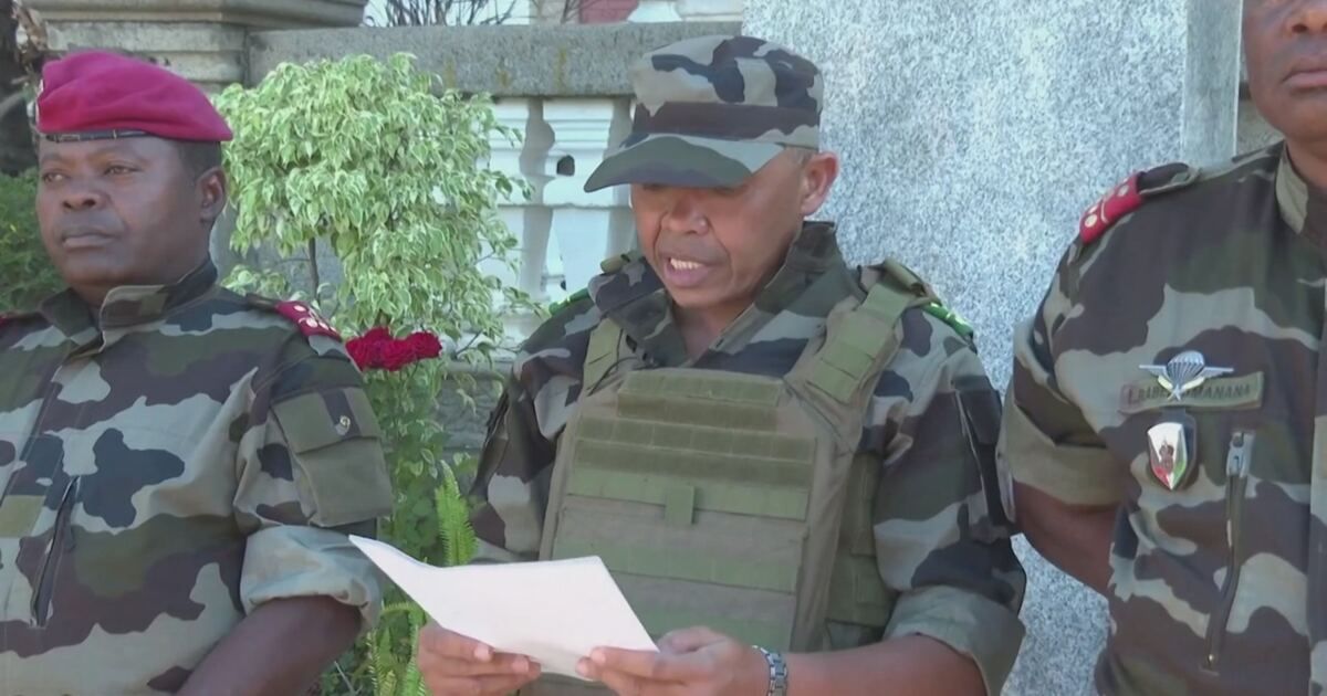 Studio Aperto: Militari al potere in Madagascar Video | Mediaset Infinity
