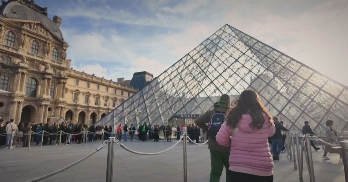 Studio Aperto: Le maledizioni del Louvre Video | Mediaset Infinity