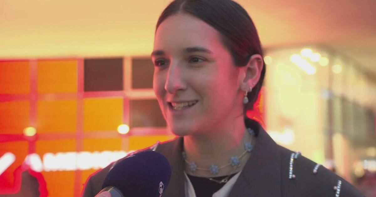 Studio Aperto: Brillano le calze per le feste Video | Mediaset Infinity