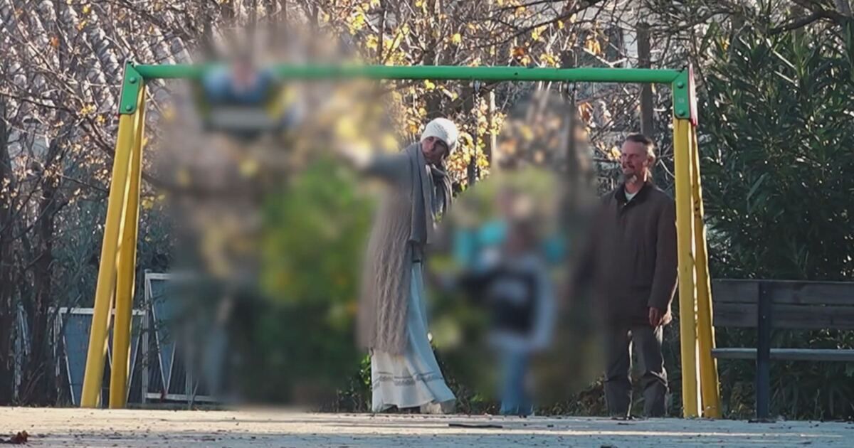 Studio Aperto: Bimbi del bosco, no al Natale a casa Video | Mediaset ...