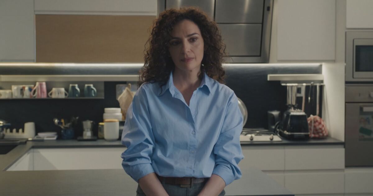 A testa alta - Il coraggio di una donna: Pt. 1 | Cap. 6 Video ...