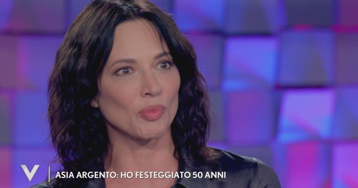 Verissimo: Asia Argento: "Ho festeggiato 50 anni" Video | Mediaset Infinity