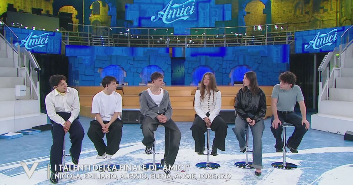 Verissimo: Nicola, Emiliano, Alessio, Elena, Angie e Lorenzo di "Amici ...