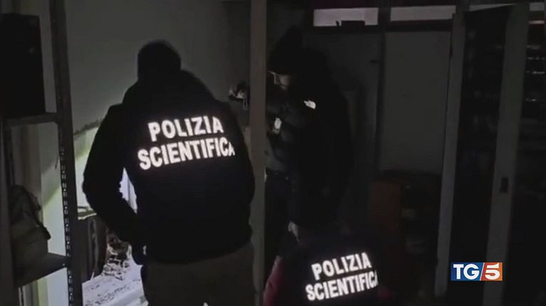 TG5: La "Banda del buco" finisce in trappola Video | Mediaset Infinity