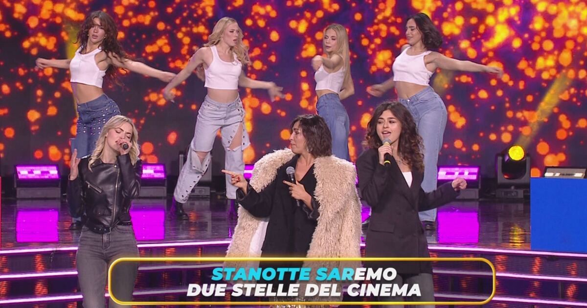 Super Karaoke: Serena Brancale, Beatrice e Maria cantano "Anema e core ...