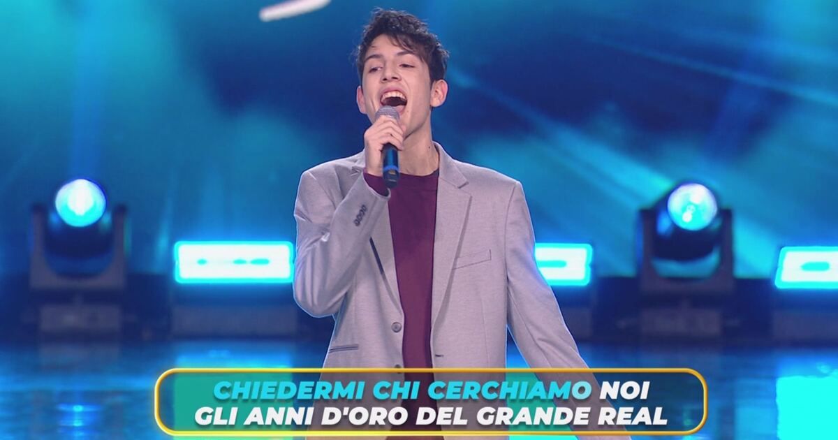Super Karaoke: Filippo in "Gli anni" Video | Mediaset Infinity