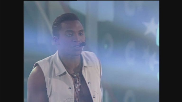 Mediaset Cult: Haddaway canta "What Is Love", sigla di Festivalbar 1993 ...