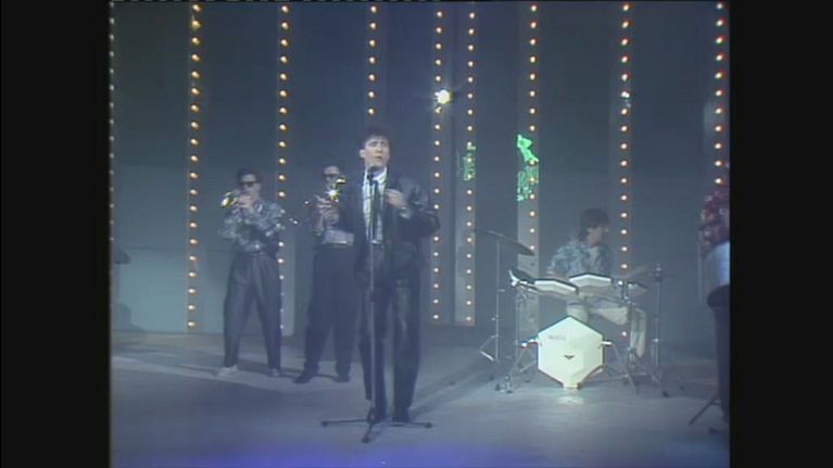 Mediaset Cult: Gli OMD cantano "Locomotion" ai Telegatti 1984 Video ...