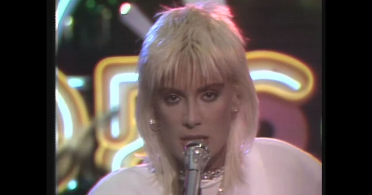 Mediaset Cult: Donatella canta "Remember" a Popcorn 1981 Video ...