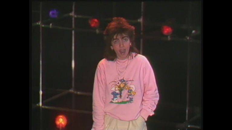 Mediaset Cult: Cristina D'Avena canta la sigla dei Puffi a ...