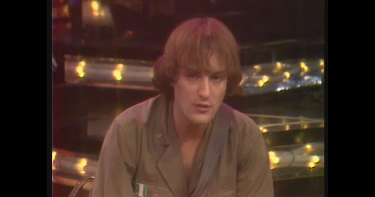 Mediaset Cult: Eugenio Finardi canta "Trappole" a Popcorn 1981 Video ...