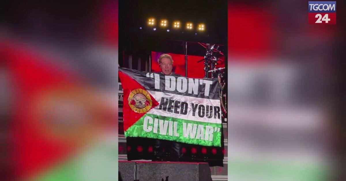 Tgcom24: I Guns N' Roses suonano "Civil war": Axl Rose mostra la ...