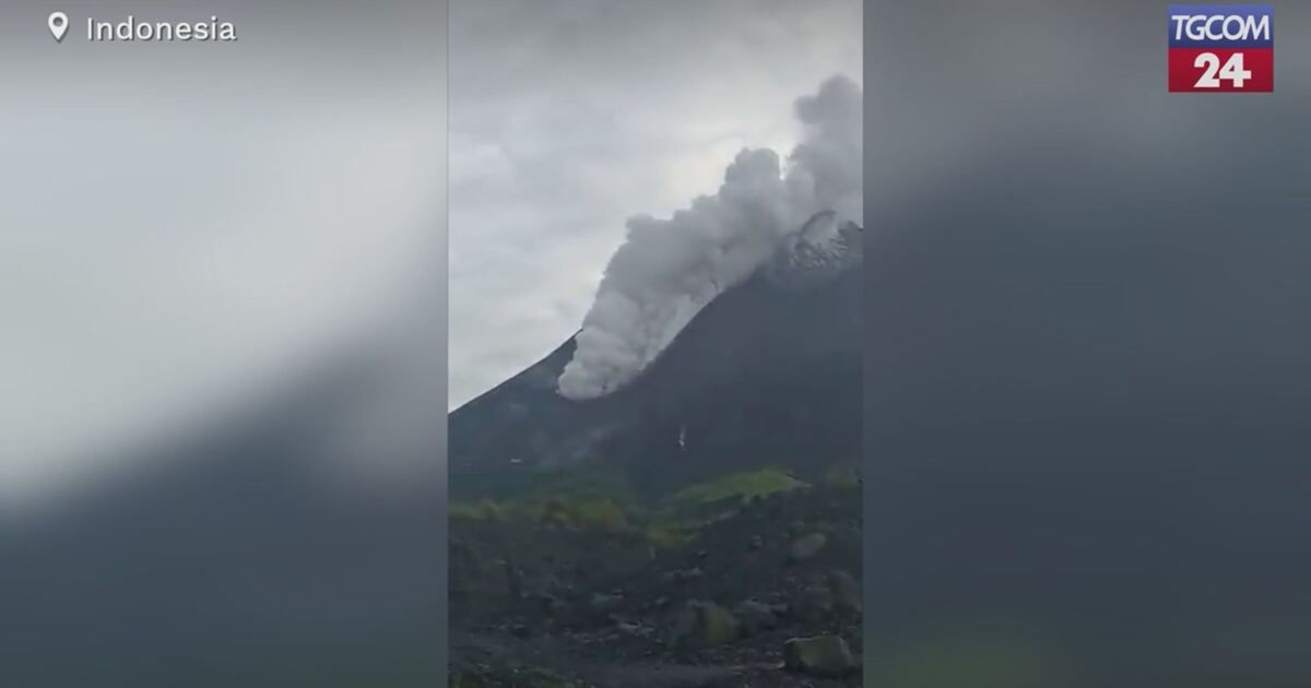 Tgcom24: Indonesia, nuova eruzione del Merapi: il vulcano torna a farsi ...