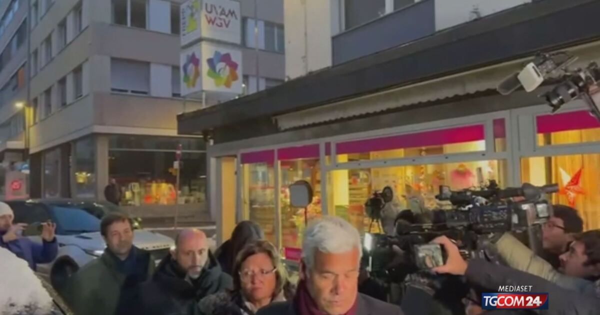 Tgcom24: Crans-Montana, l'arrivo dei coniugi Moretti in Procura a Sion ...