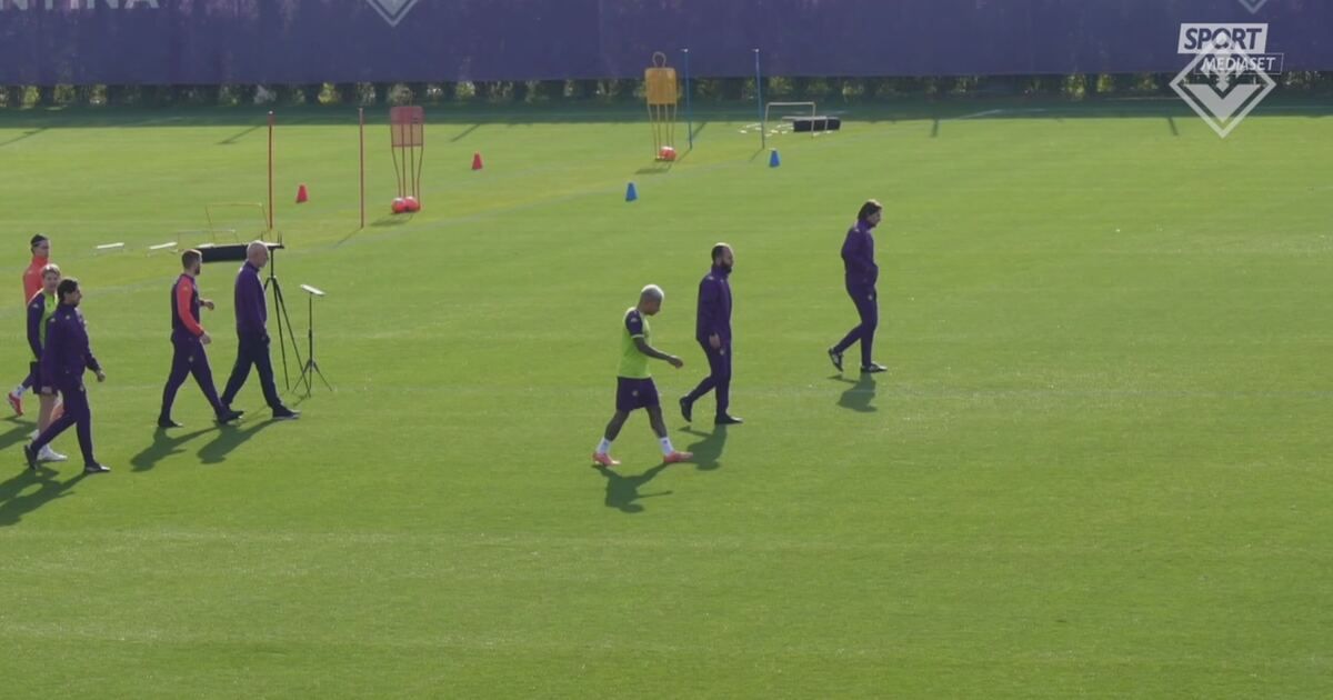 SportMediaset: Fiorentina, al Viola Park squadra in silenzio per ...